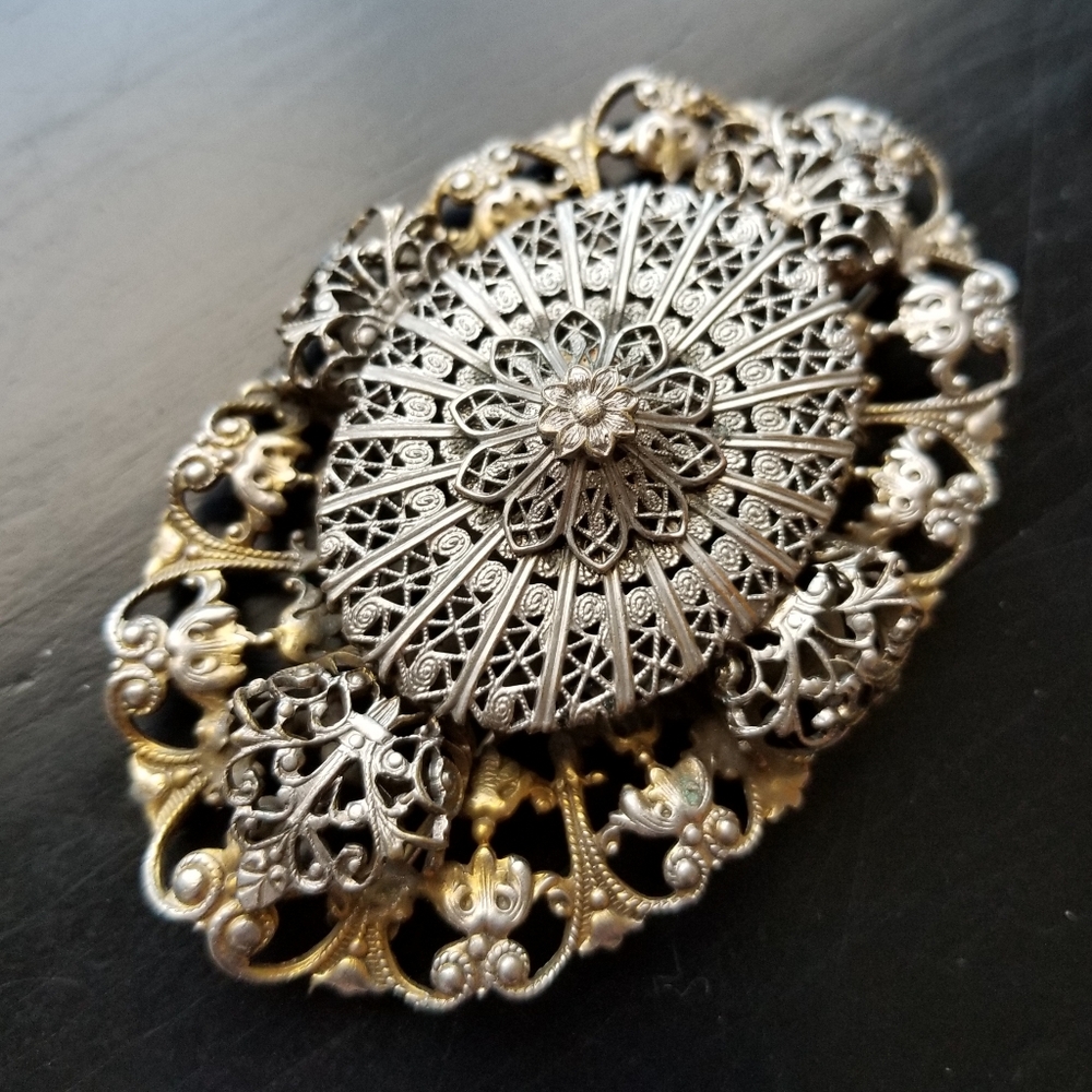 Vintage Metal Scrollwork Brooch Pin - Gem
